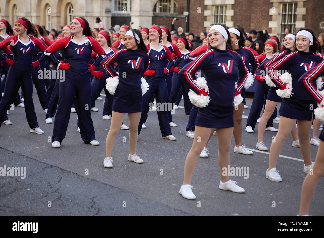 London New Year's Parade 2018 - Dancers, acrobats, cheerleaders ...