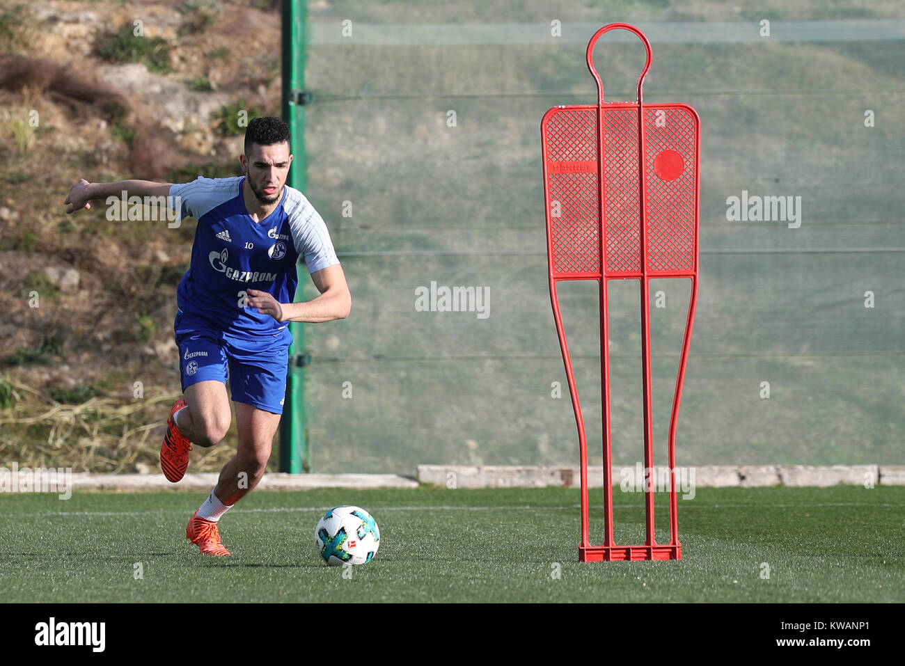 Schalkes nabil bentaleb hi-res stock photography and images - Alamy