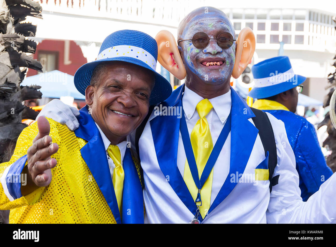 Cape Town, South Africa. 2nd Jan, 2018. Minstrels pose for photos ...