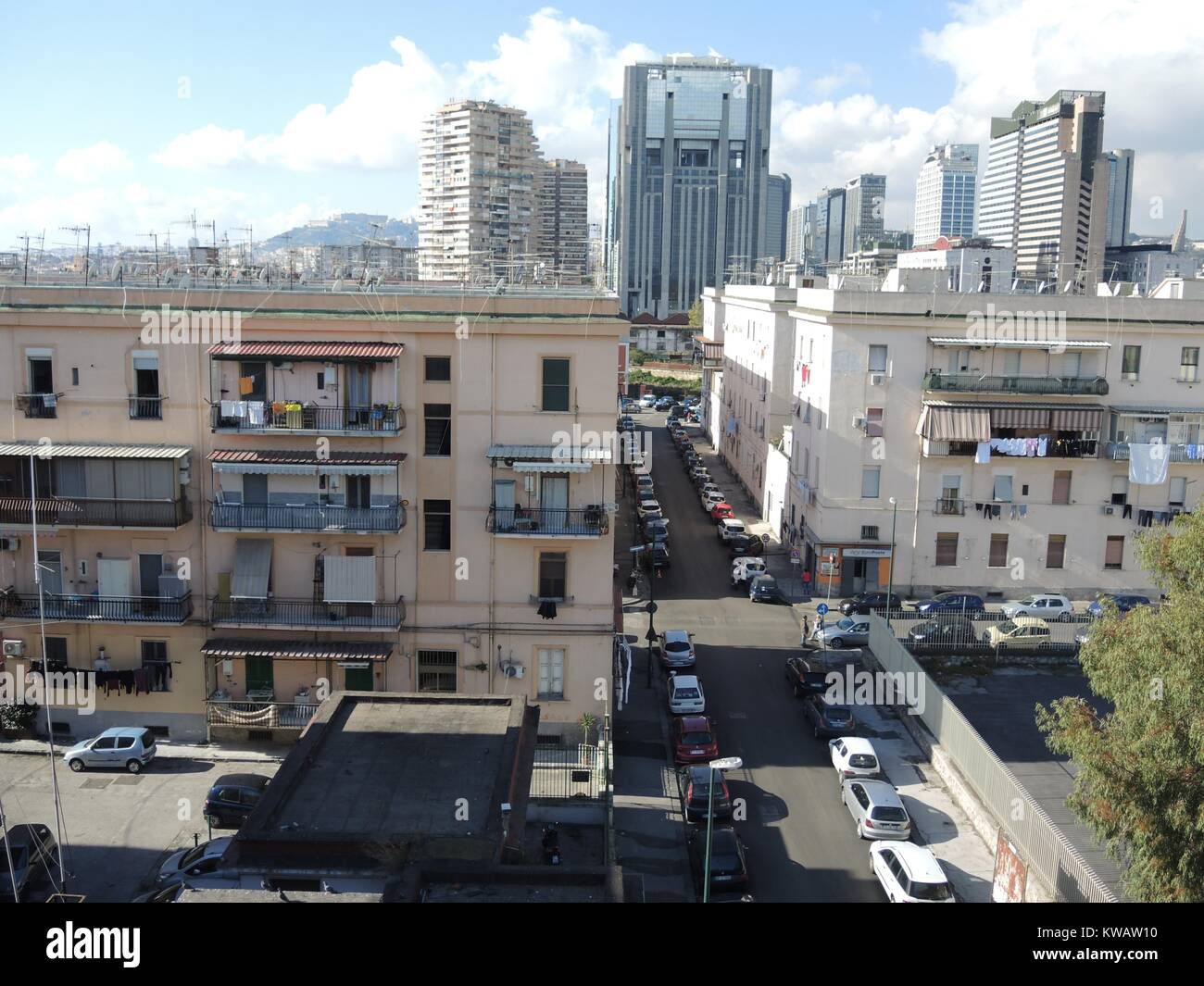 Naples, Italy. 23rd Nov, 2017. The sun illuminates apartment buildings ...