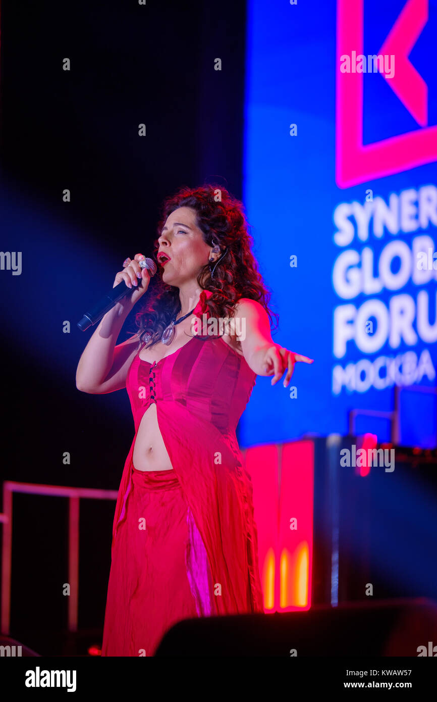 Australian musician woman hi-res stock photography and images - Alamy