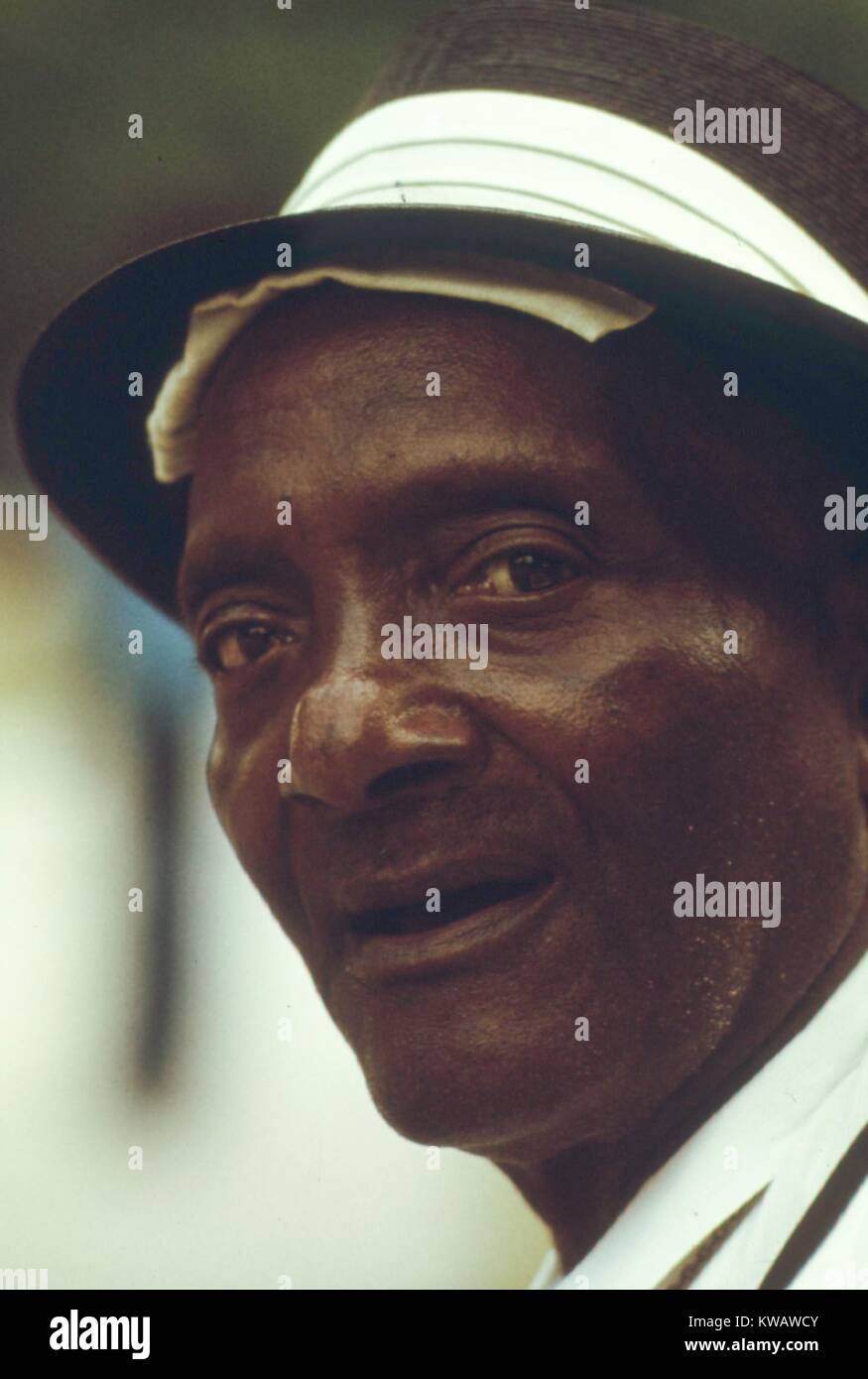 Toothless old man hi-res stock photography and images - Alamy