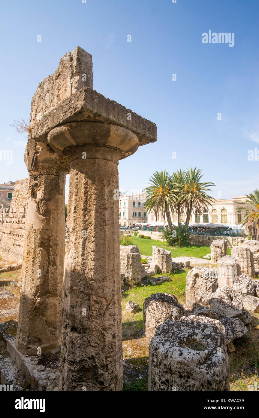 Colonnade of apollo hi-res stock photography and images - Alamy