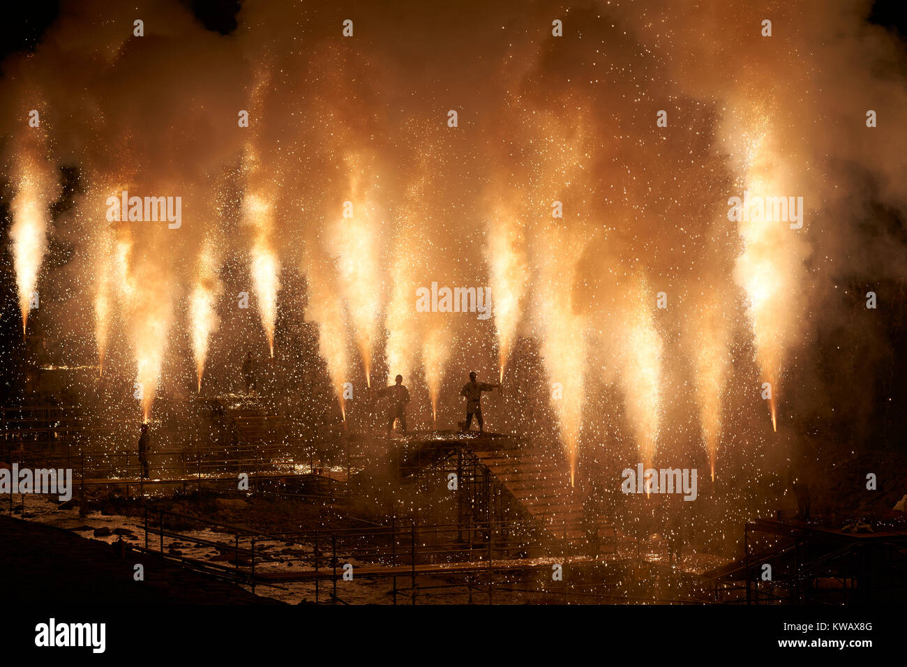 Traditional japanese light hi-res stock photography and images - Alamy