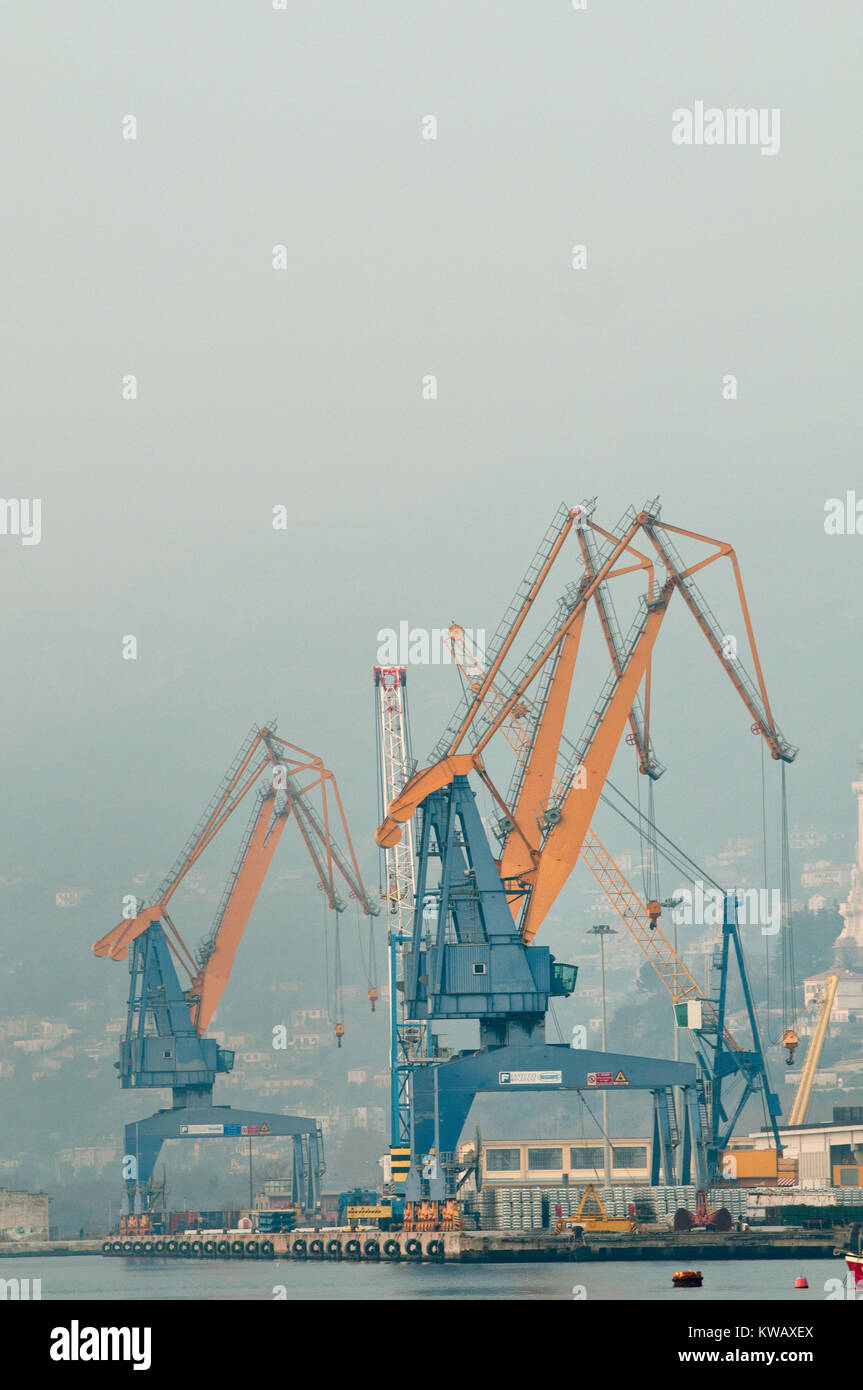 Italian cranes hi-res stock photography and images - Alamy