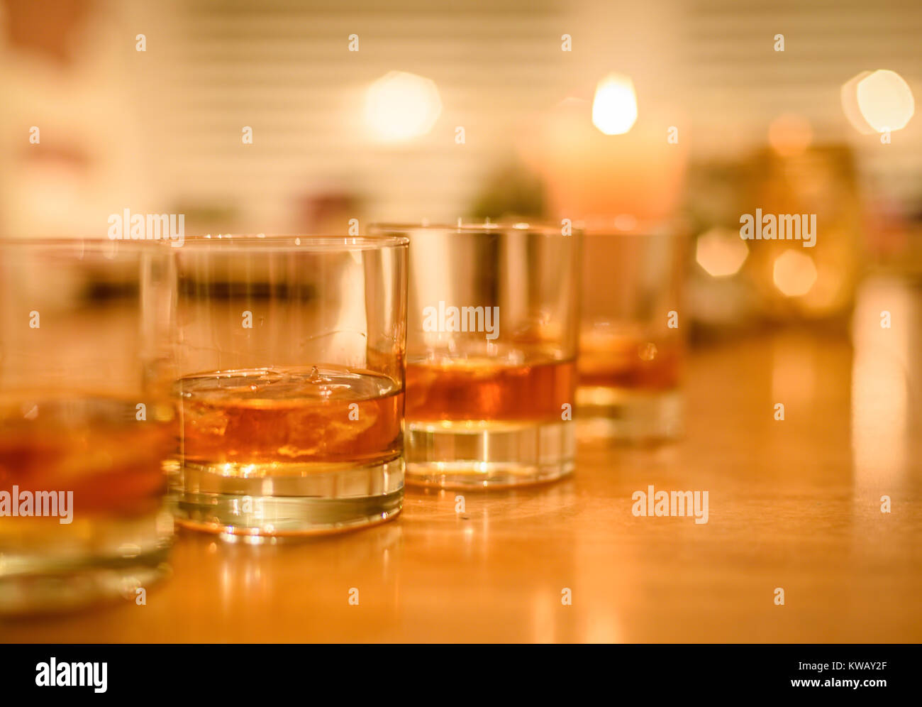 Bourbon on the rocks hi-res stock photography and images - Alamy