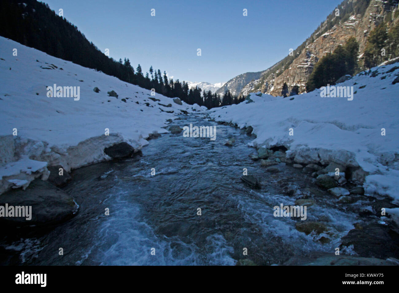 India. 31st Dec, 2017. A view of snow covered famous tourist ...