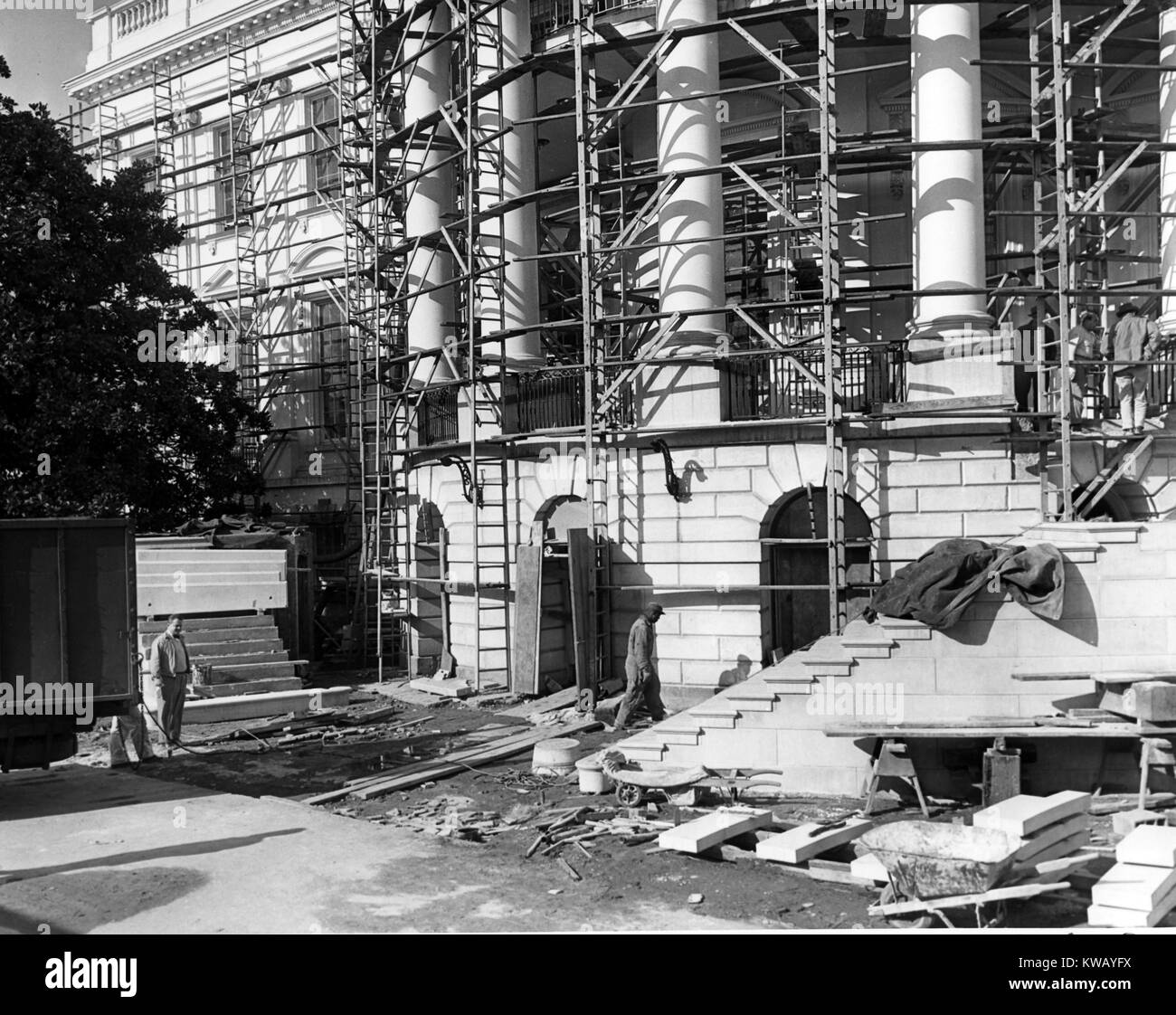 South portico porch white house hi-res stock photography and images - Alamy