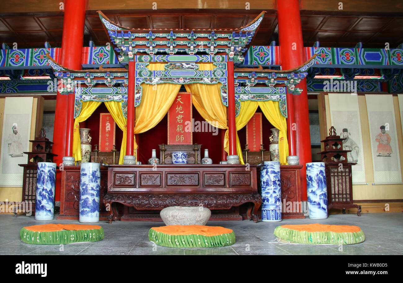 Inside old buddhist temple in Lijiang, China Stock Photo - Alamy