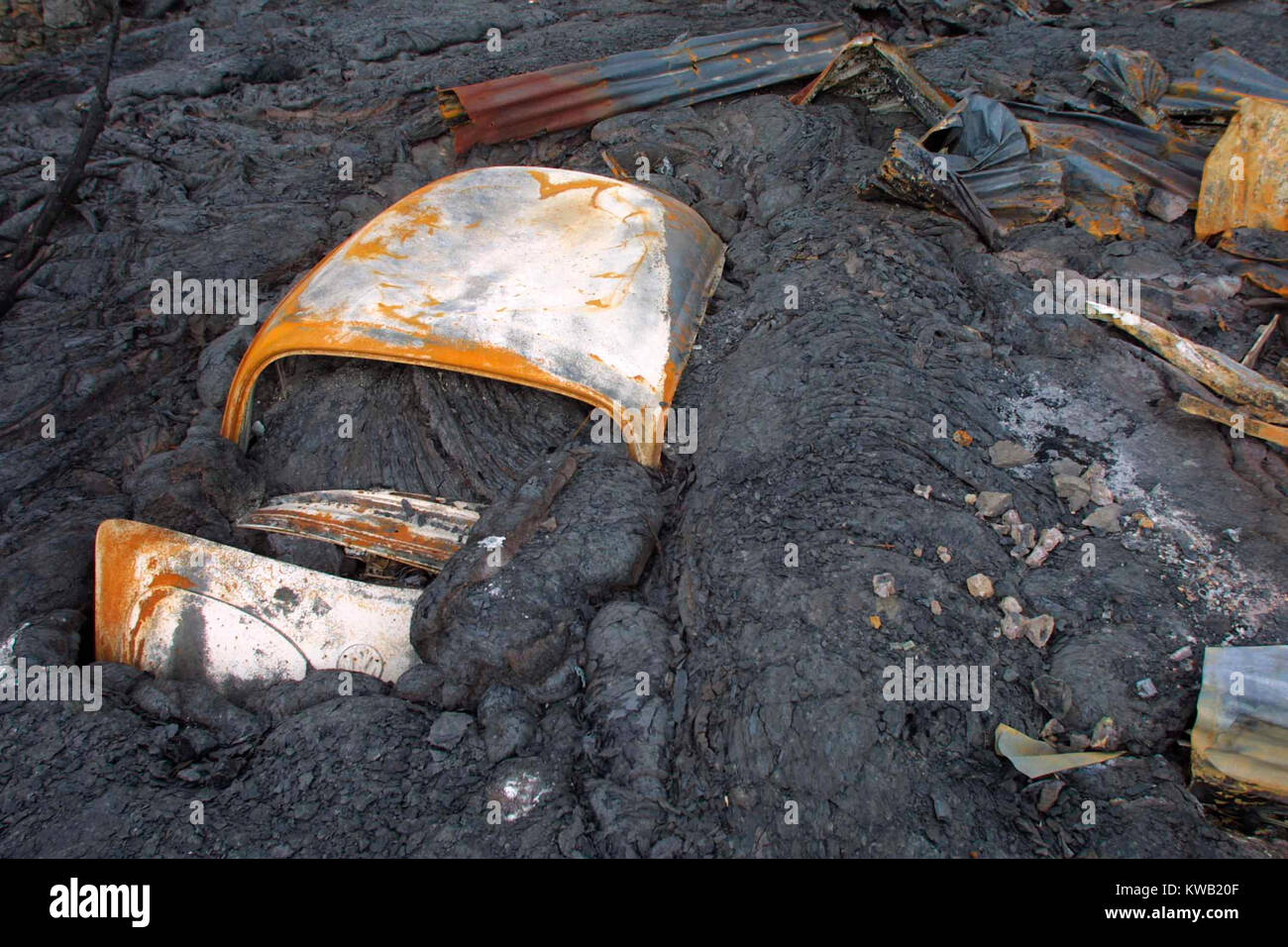 When the Nyriragongo volcano erupted on 18/01/2002 lava flowed into ...