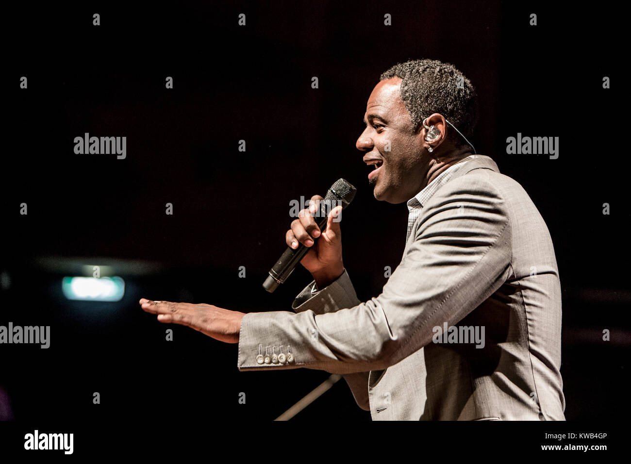 Soul singer brian mcknight hi-res stock photography and images - Alamy