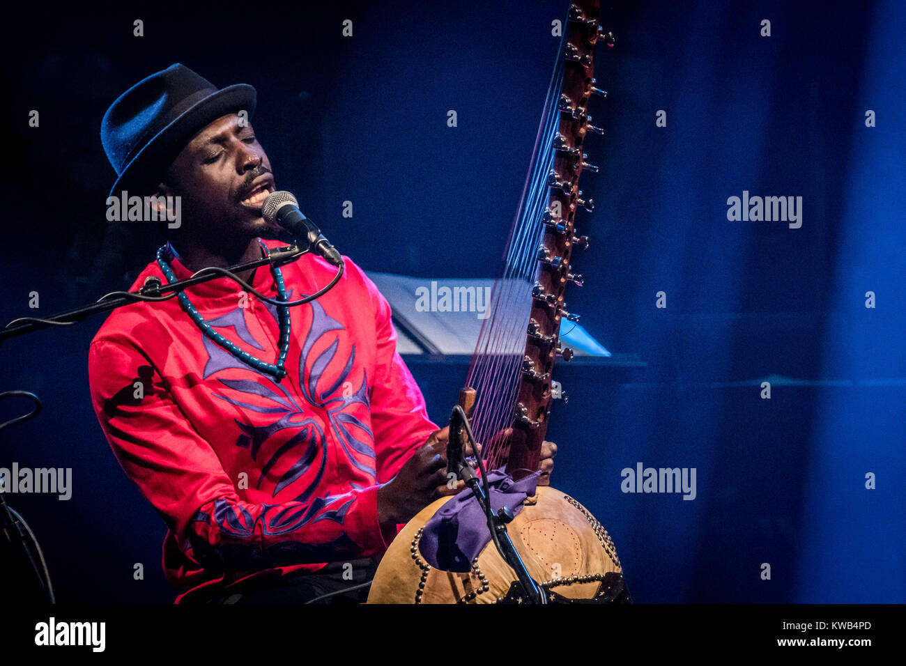 Dawda jobarteh singer hi-res stock photography and images - Alamy