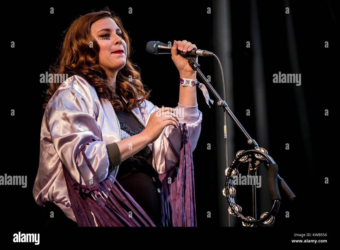 The Danish singer, songwriter and musician Fallulah performs a live ...