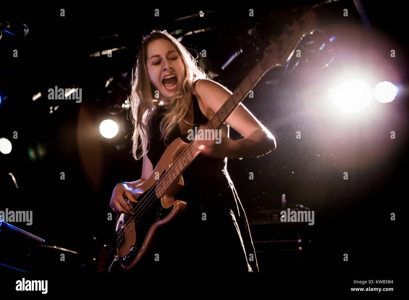 Haim sisters hi-res stock photography and images - Alamy