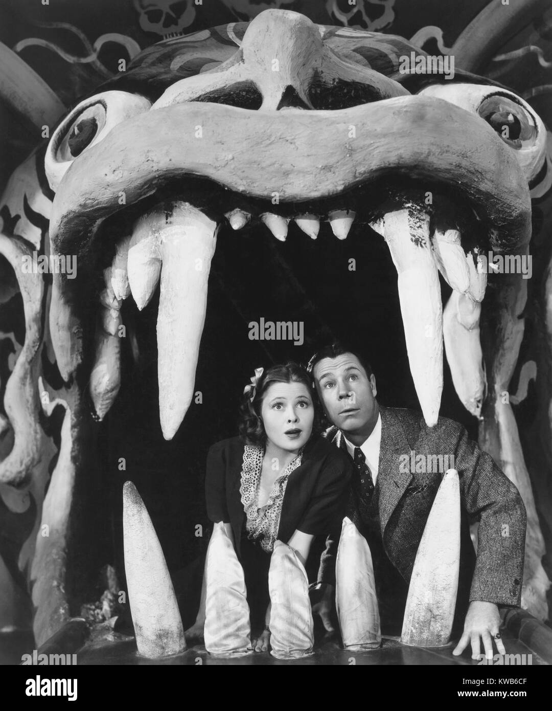 BEWARE, SPOOKS!, from left: Mary Carlisle, Joe E. Brown, 1939 Stock Photo - Alamy