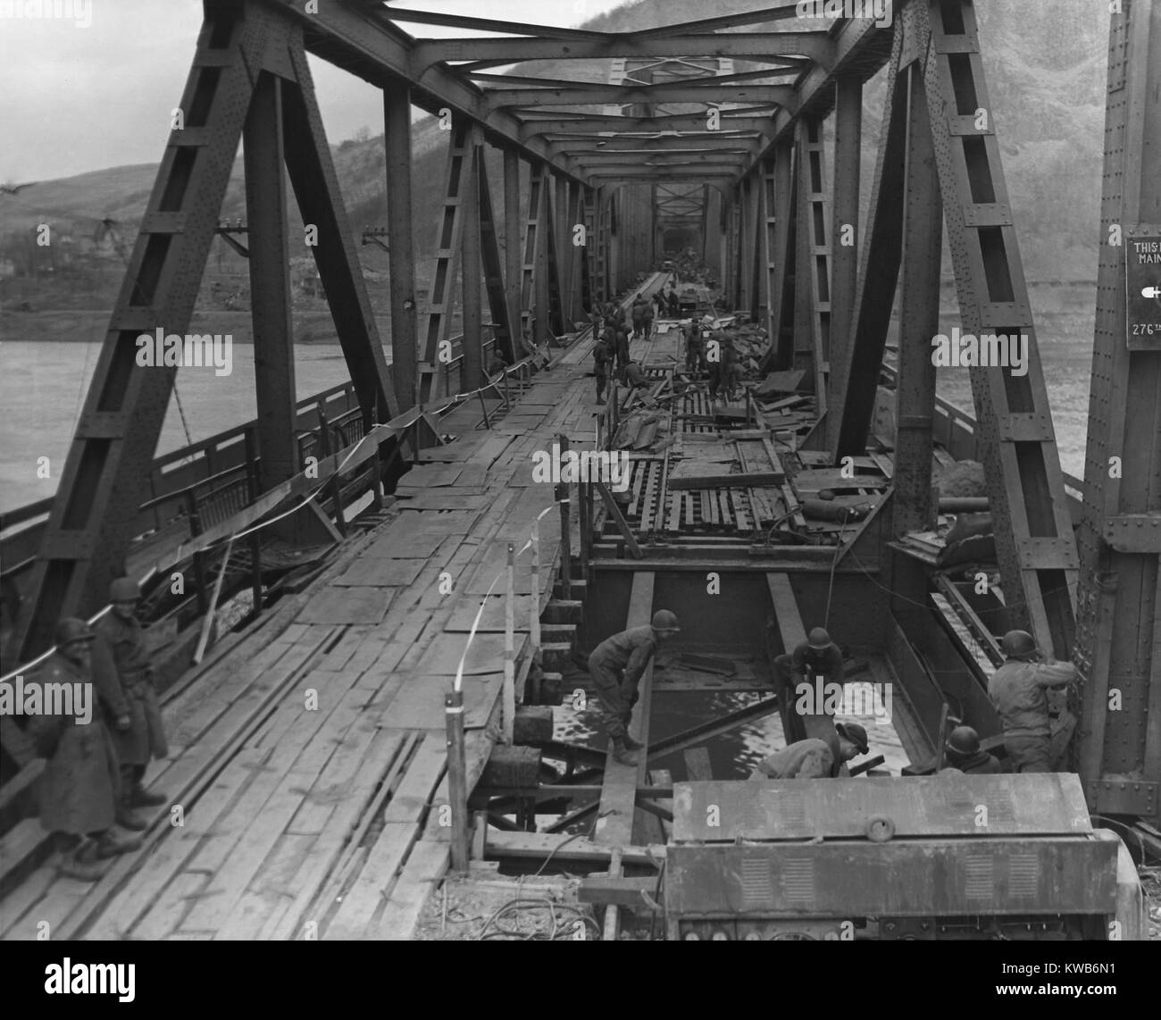 U.S. First Army at Remagen Bridge before four hours before it collapsed ...