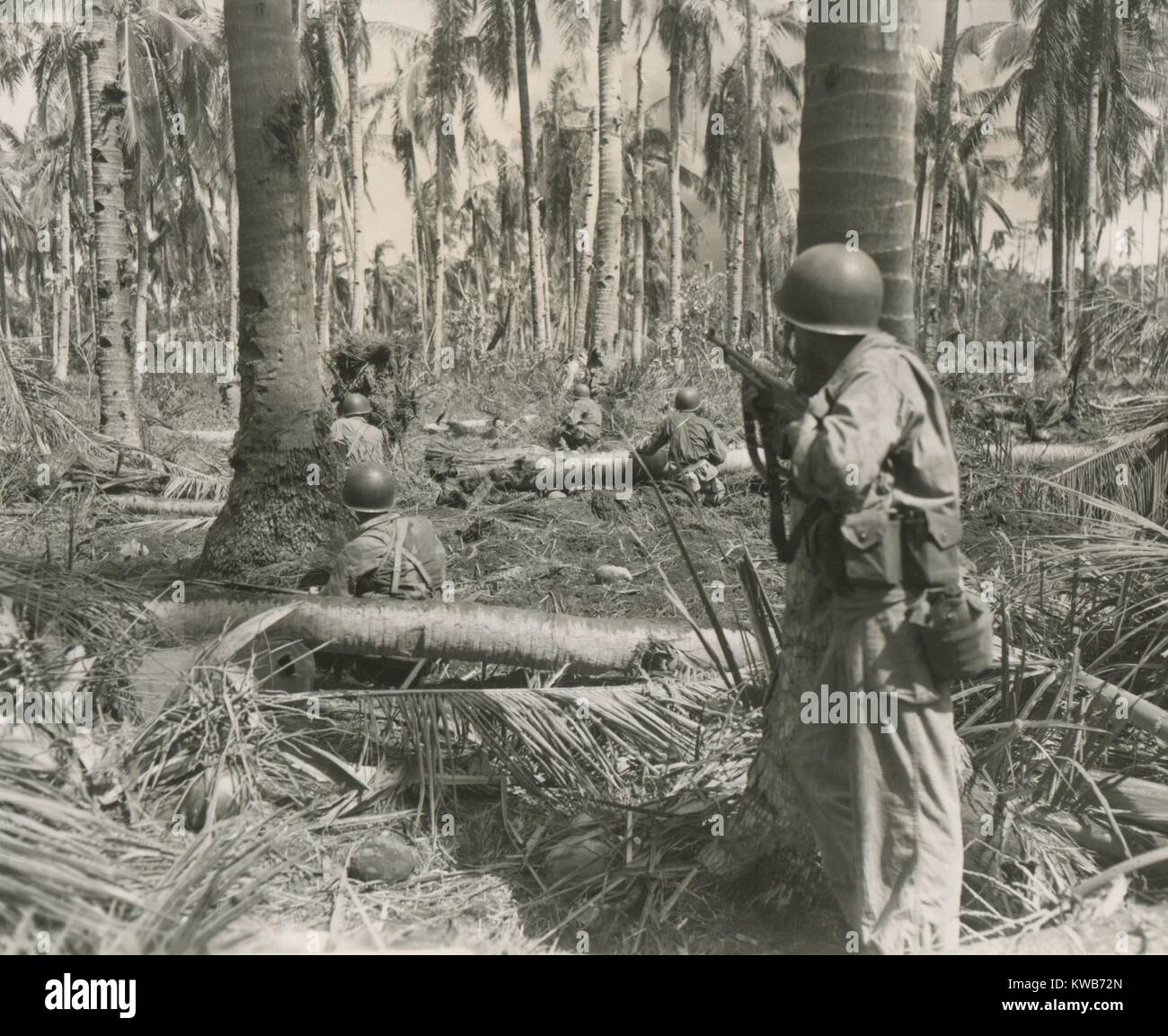 Machine gun world war 2 army pacific hi-res stock photography and ...