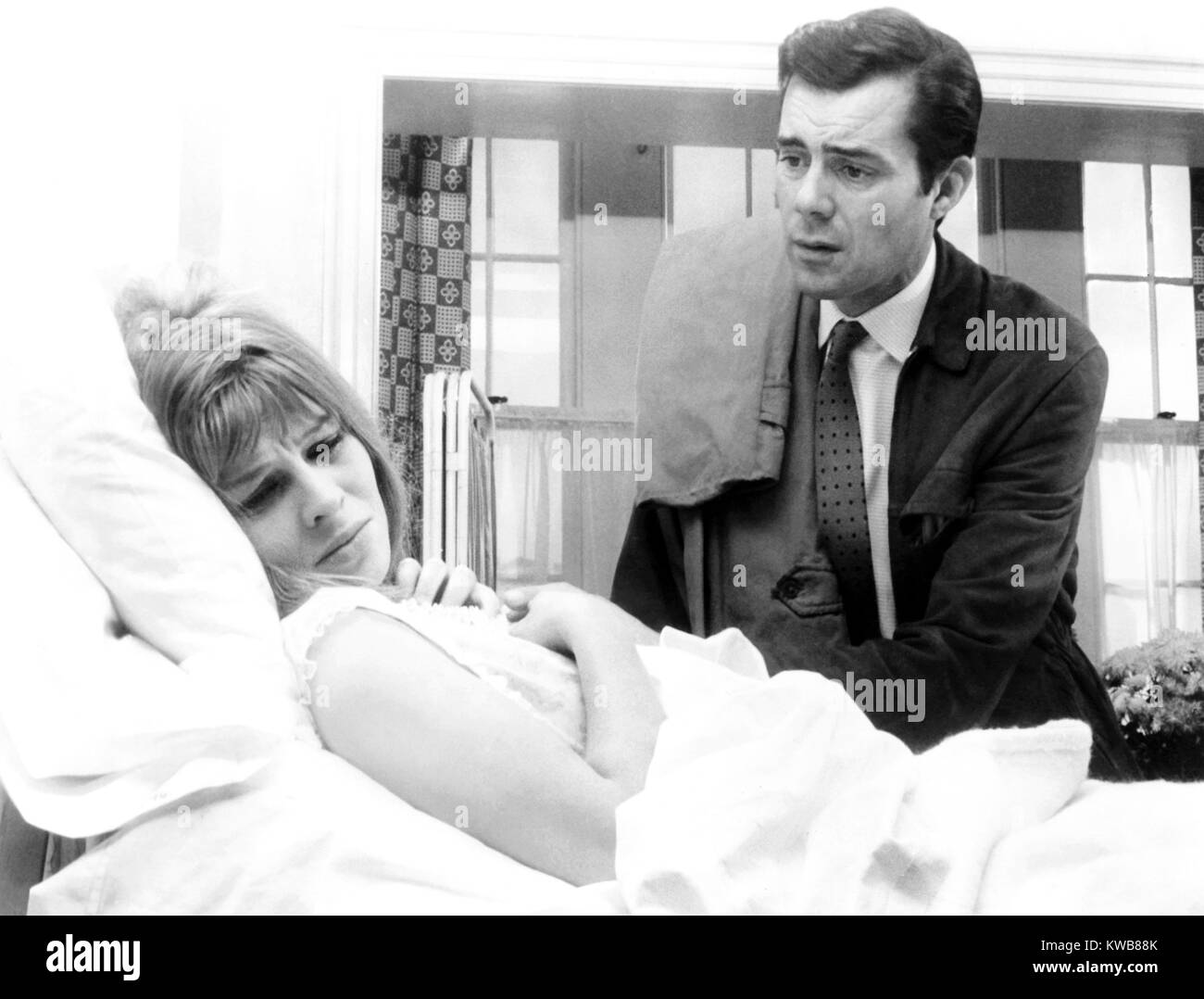 DARLING, from left, Julie Christie, Dirk Bogarde, 1965 Stock Photo - Alamy