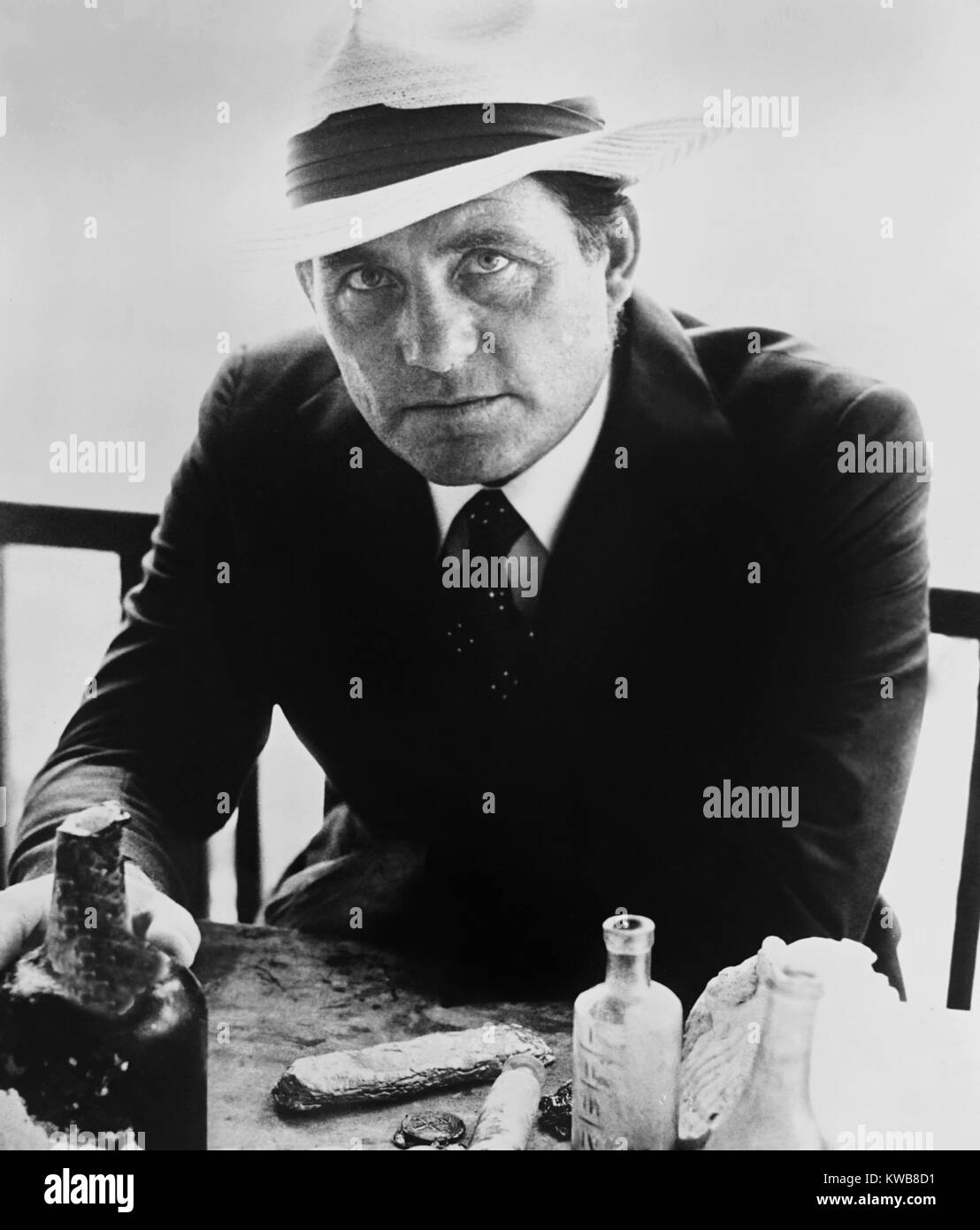 THE DEEP, Robert Shaw, 1977 Stock Photo - Alamy