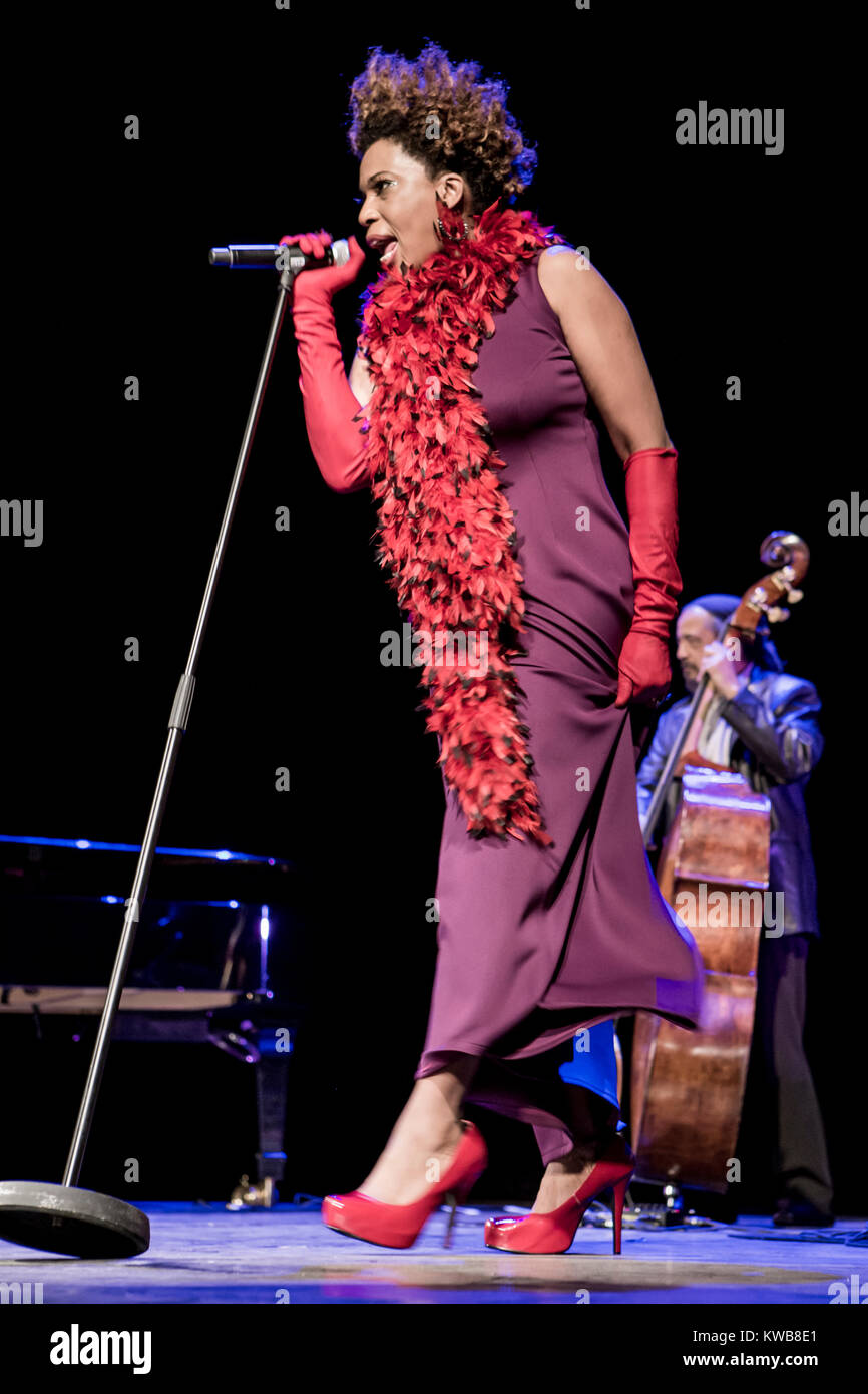 Natalie renee barry mcintyre hi-res stock photography and images - Alamy