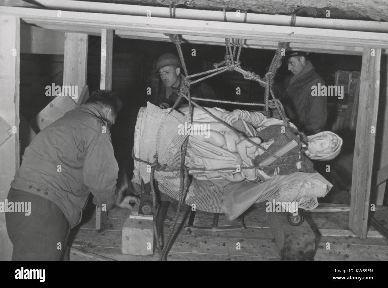 Soldiers of U.S. Army MFAA Section transporting Michelangelo's 'The ...