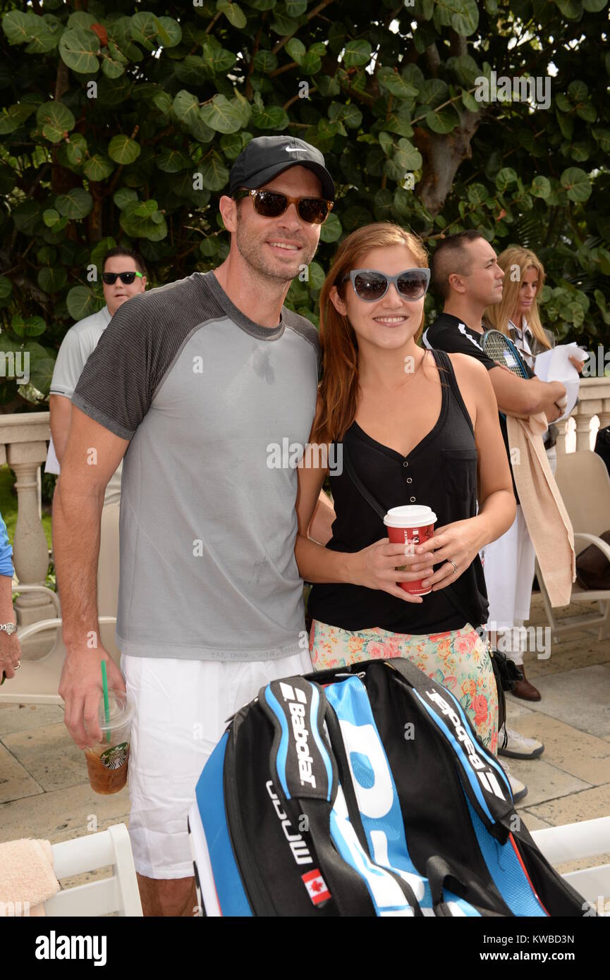 BOCA RATON, FL - NOVEMBER 15: Scott Foley Marika Dominczyk participates ...