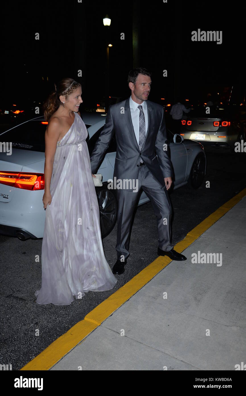 BOCA RATON, FL - NOVEMBER 16: Scott Foley Marika Dominczyk arrives at ...