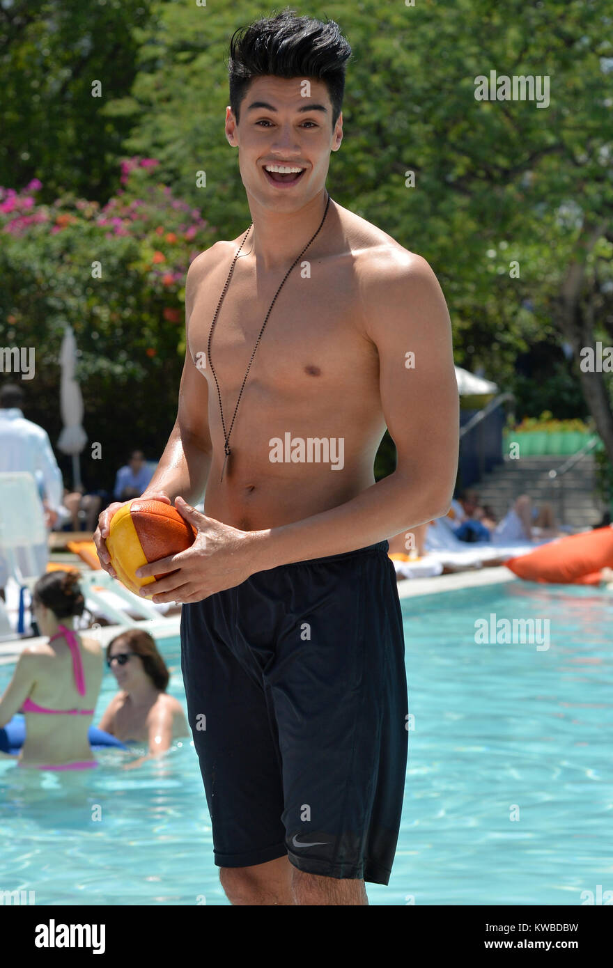 MIAMI BEACH, FL - MAY 09: (EXCLUSIVE COVERAGE) Singer and Model Siva ...