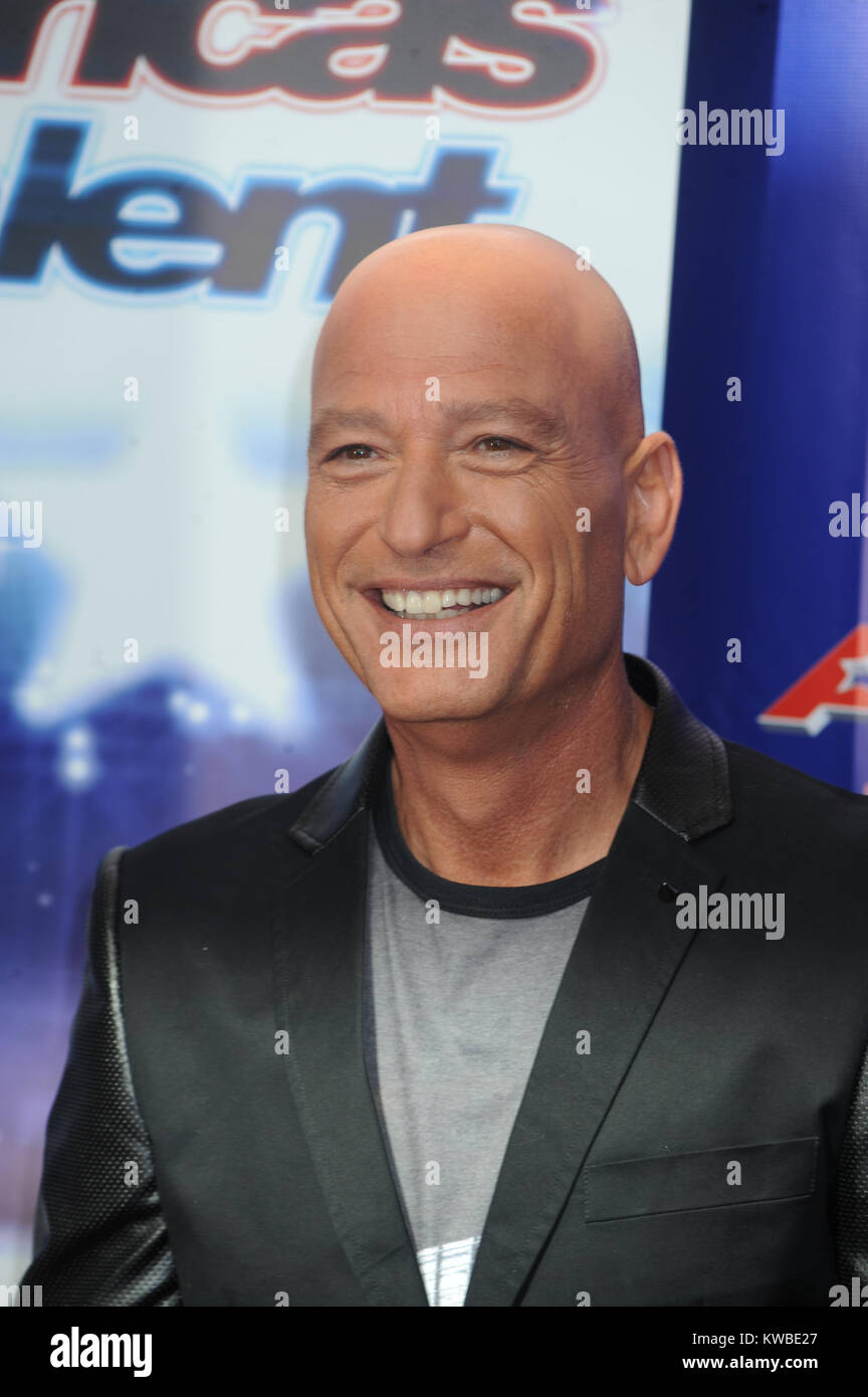 NEWARK, NJ - FEBRUARY 20: Howie Mandel arrives at the 'America's Got ...