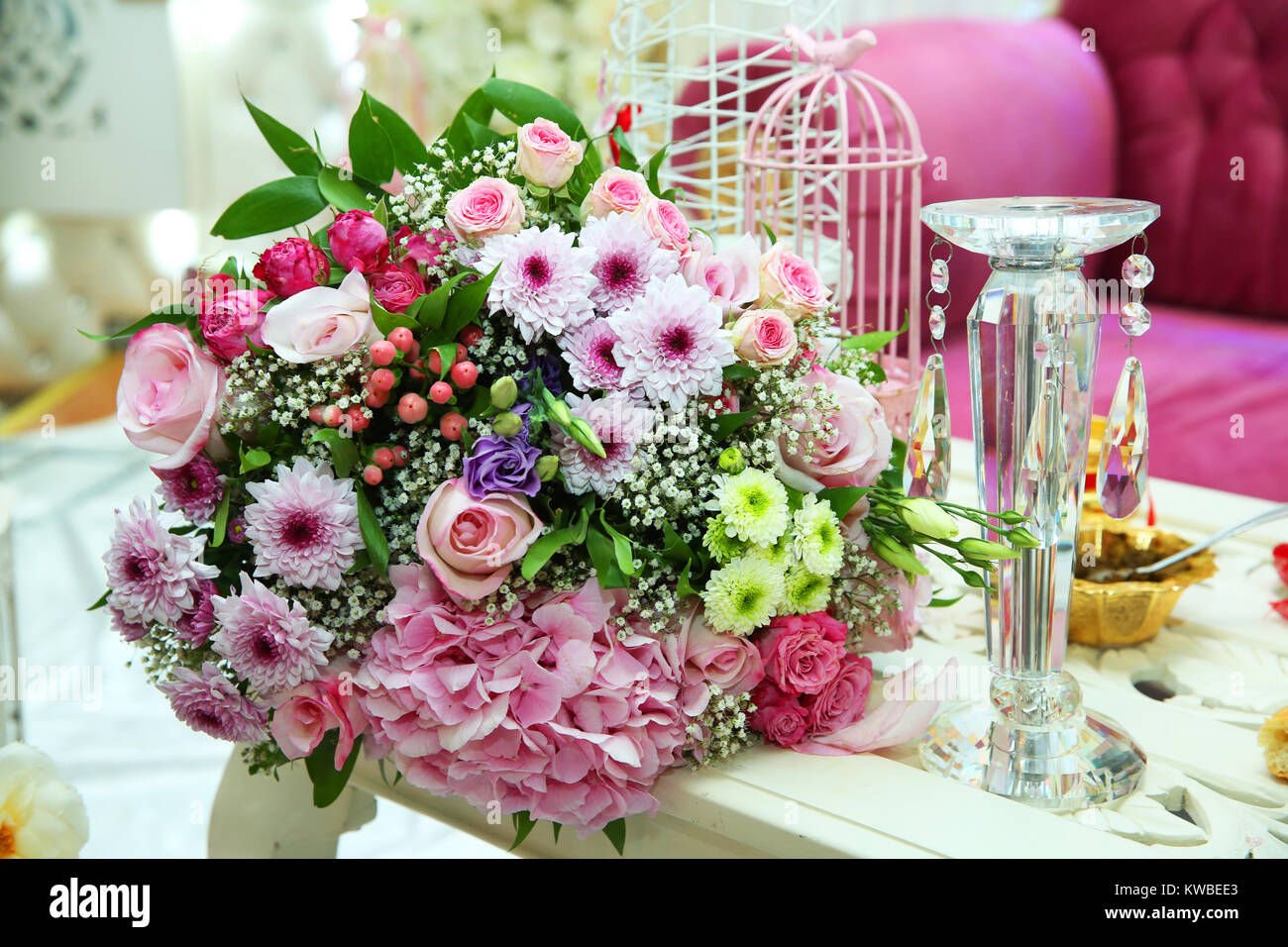 Multi-colored flower bouquet . Beautiful bouquet of colored roses wrap ...