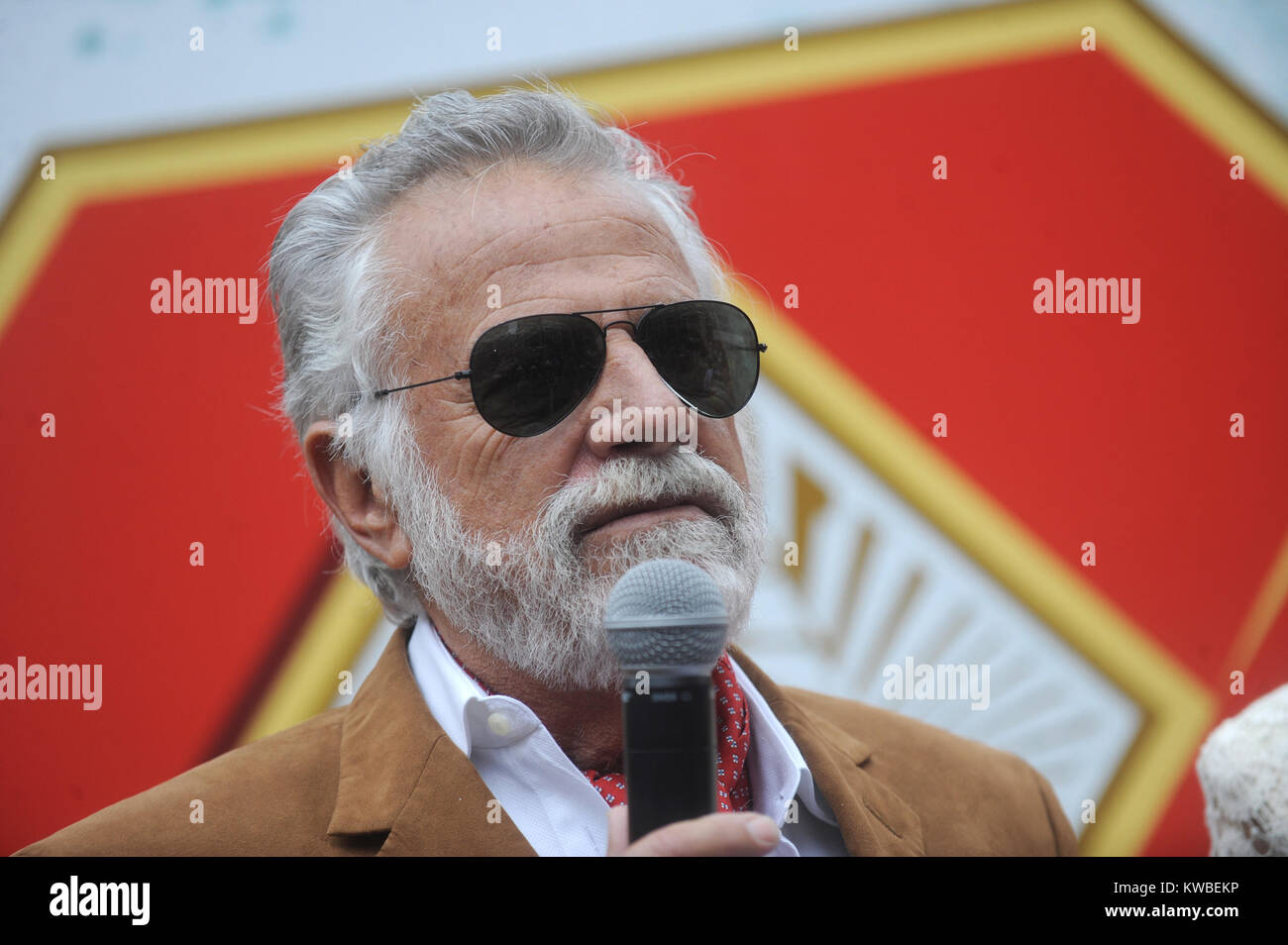 Dos equis most interesting man hi-res stock photography and images - Alamy