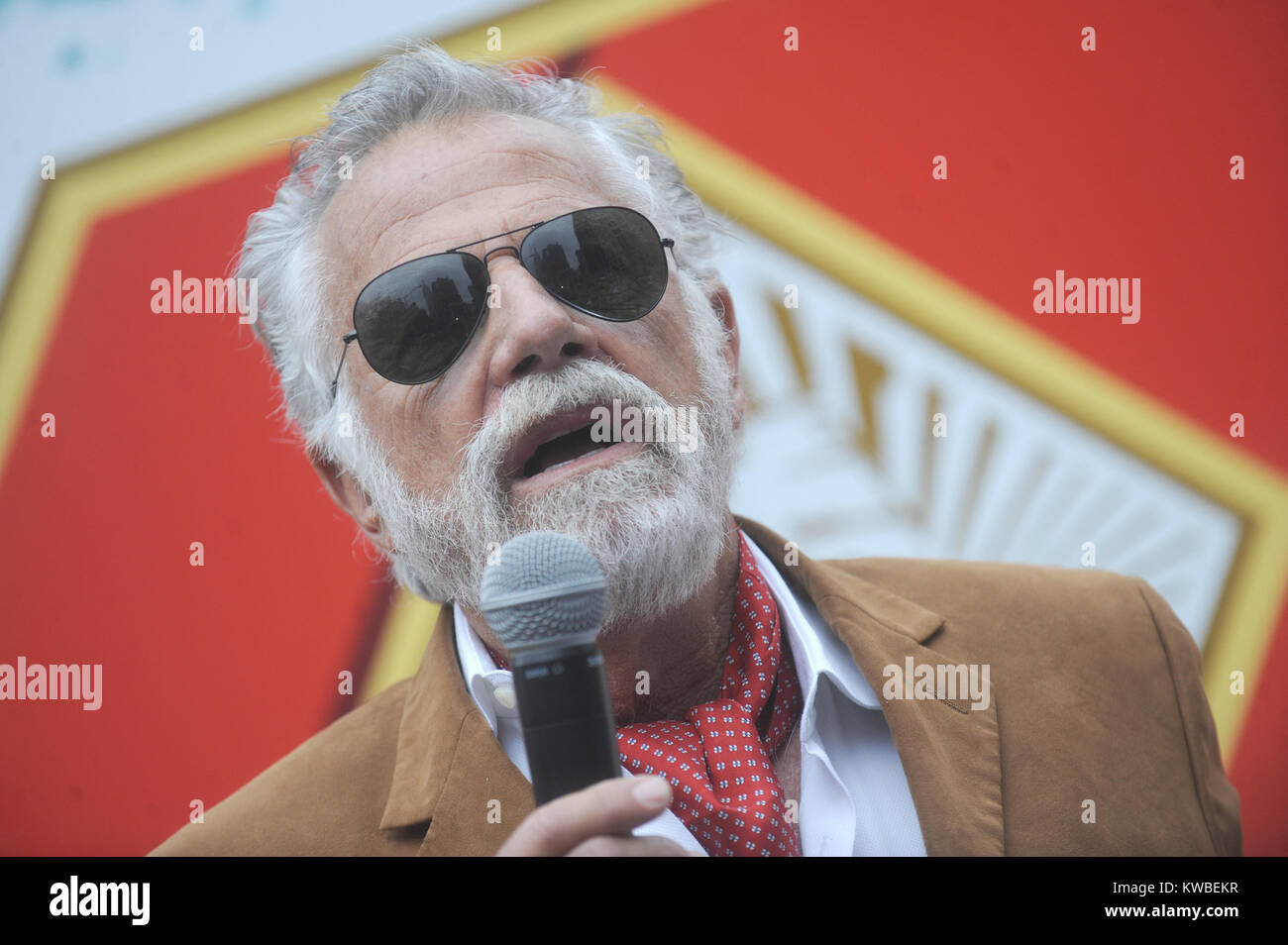 Dos equis most interesting man hi-res stock photography and images - Alamy