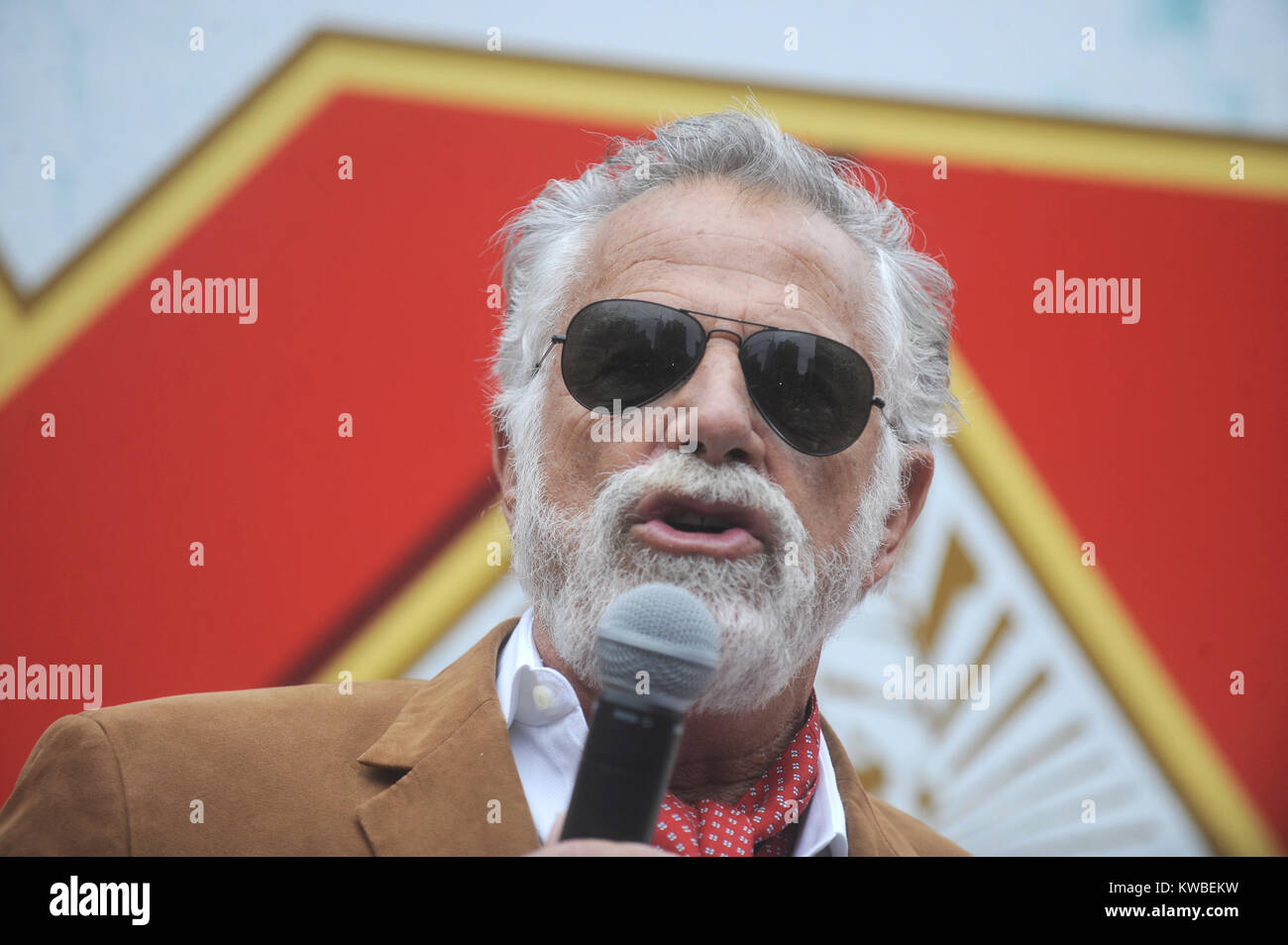 Dos equis most interesting man hi-res stock photography and images - Alamy