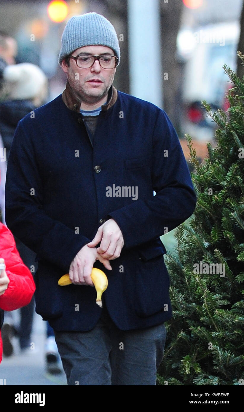 NEW YORK, NY - JANUARY 13: Matthew Broderick, Sarah Jessica Parker ...
