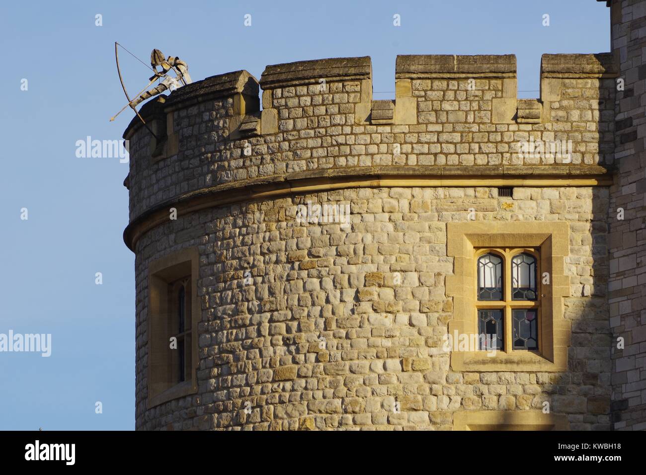 Long Bow Archer Sculpture Defending The Tower of London, London, UK ...