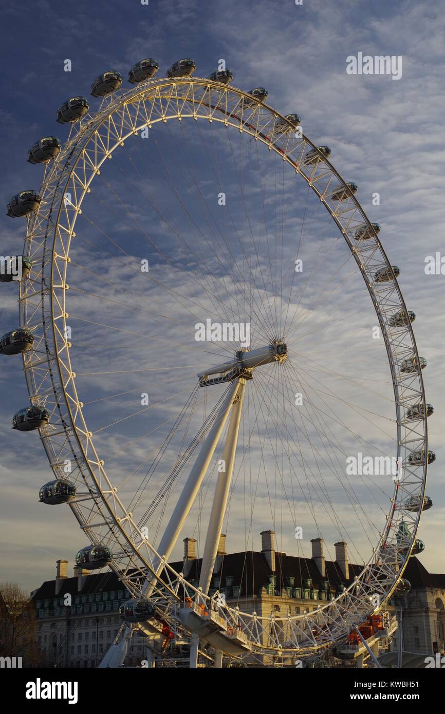 The London Eye, Giant Cantilevered Observation Ferris Wheel in the ...
