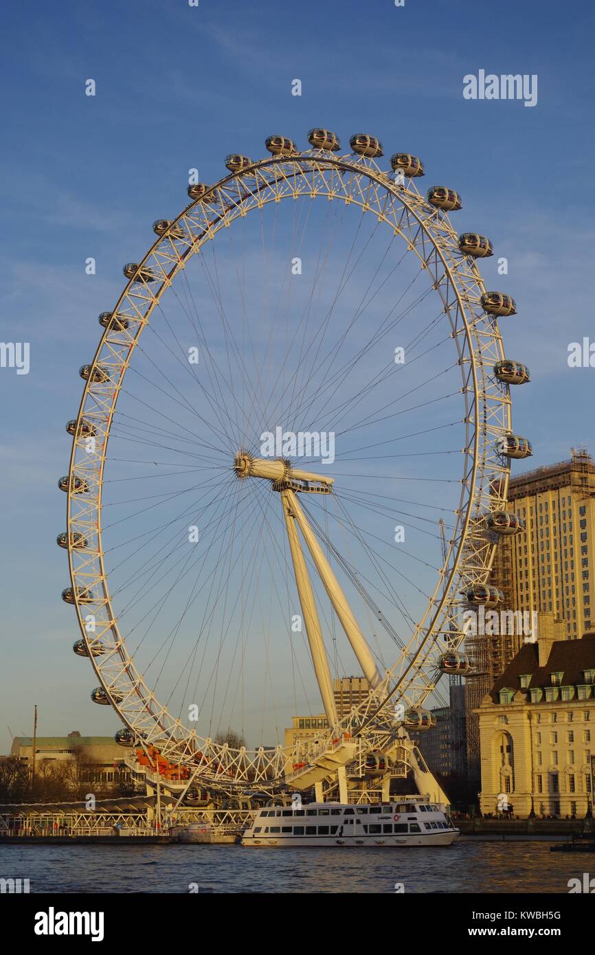 The London Eye, Giant Cantilevered Observation Ferris Wheel in the ...