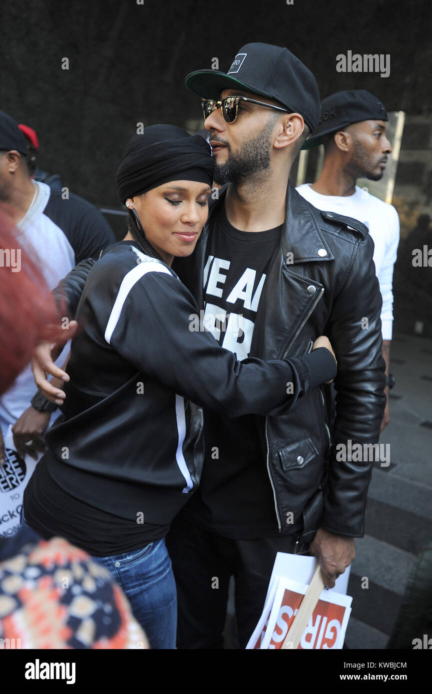 NEW YORK, NY - OCTOBER 14: Alicia Keys and Swizz Beatz are seen on ...