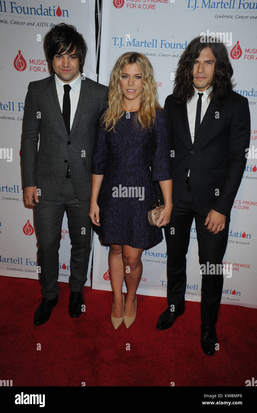 NEW YORK, NY - OCTOBER 21: Kimberly Perry, Neil Perry, Reid Perry ...