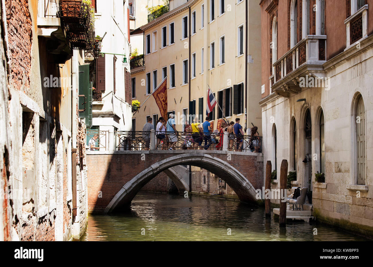 View of people on bridge in Venice / Italy Stock Photo - Alamy
