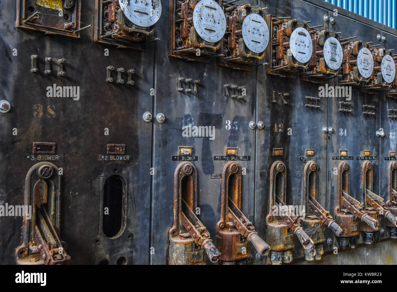 Copper Mine Extraction Mill - vintage Brittania mine along the Sea To ...