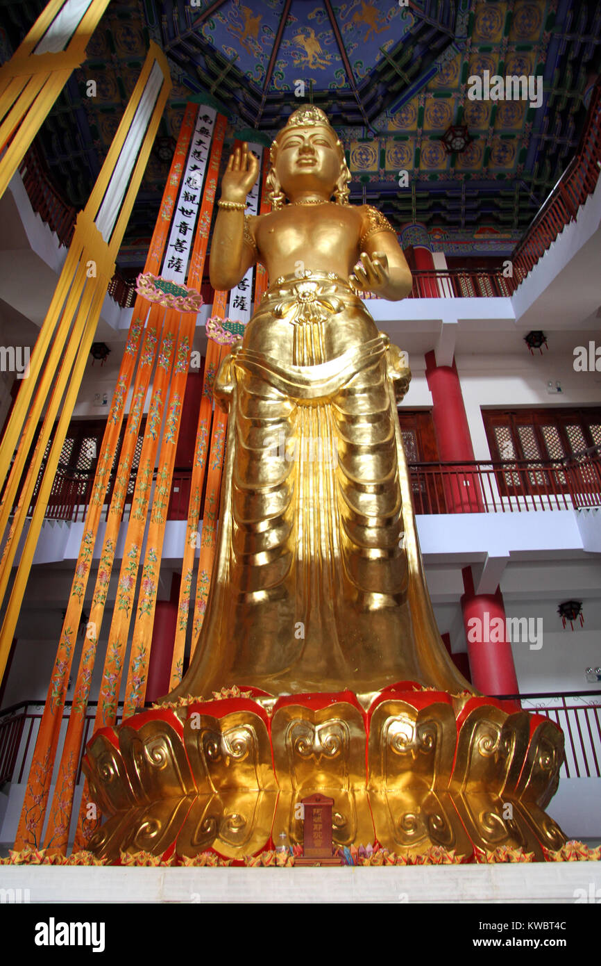 Big golden ststue goddes Guanyin in ChongSheng monastery, Dali, China ...