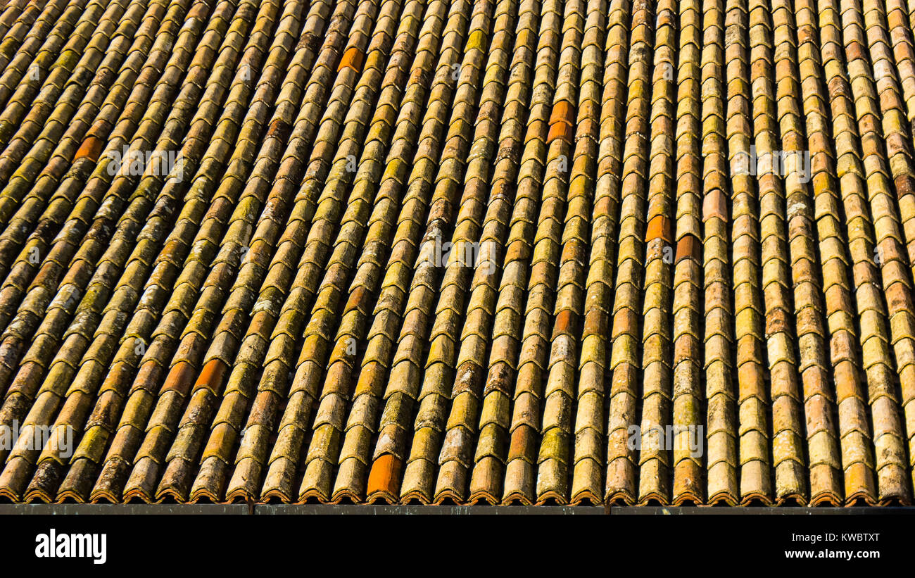 Red clay ceramic tile roofing hi-res stock photography and images - Alamy