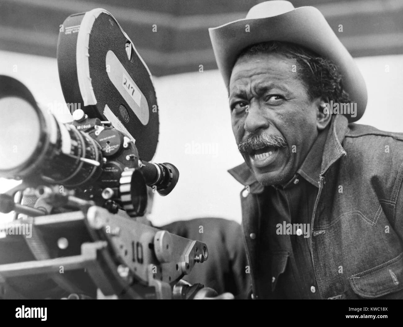 THE LEARNING TREE, director Gordon Parks on set, 1969 Stock Photo - Alamy