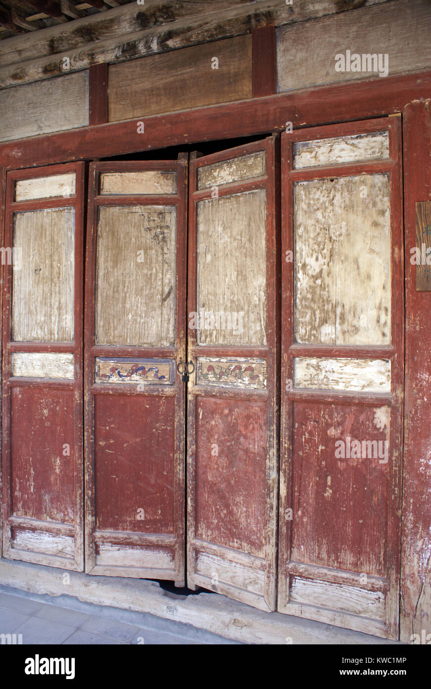 Door of chinese house Stock Photo - Alamy