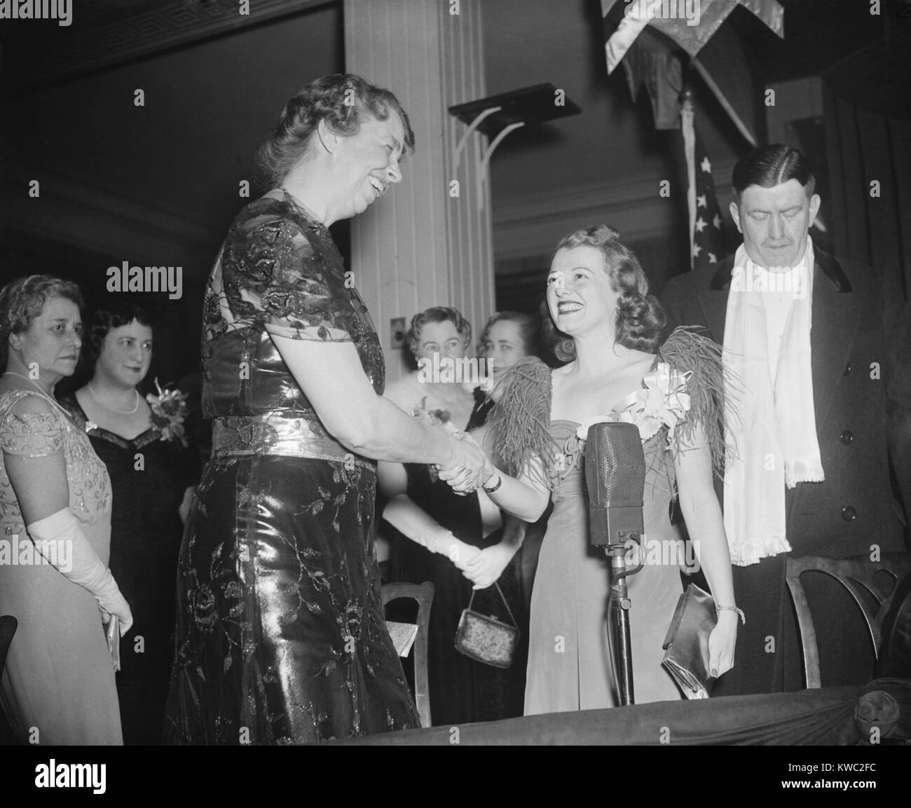 Eleanor Roosevelt greets actress Janet Gaynor at the President's ...