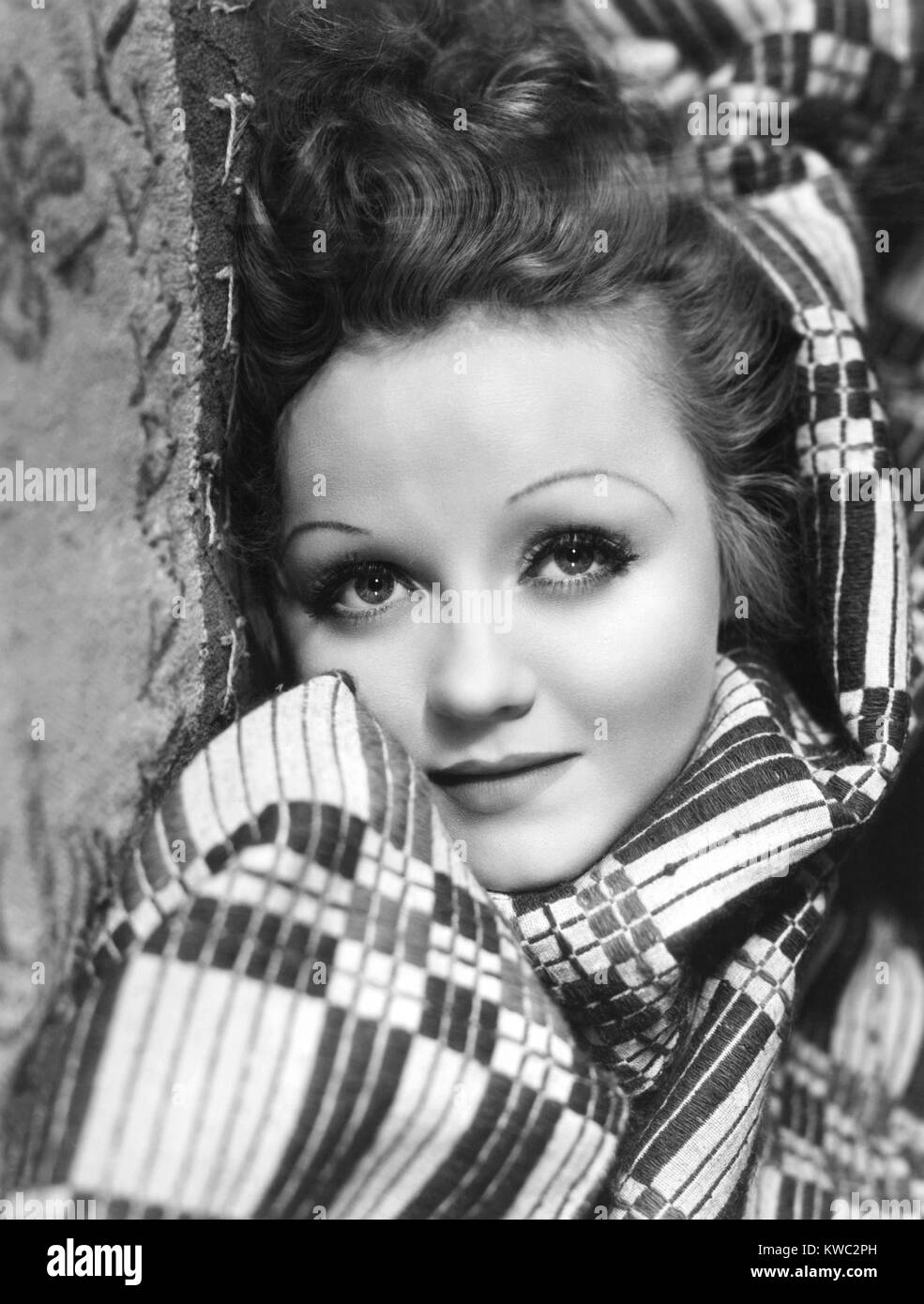 NIGHT ANGEL, Nancy Carroll, 1931 Stock Photo - Alamy