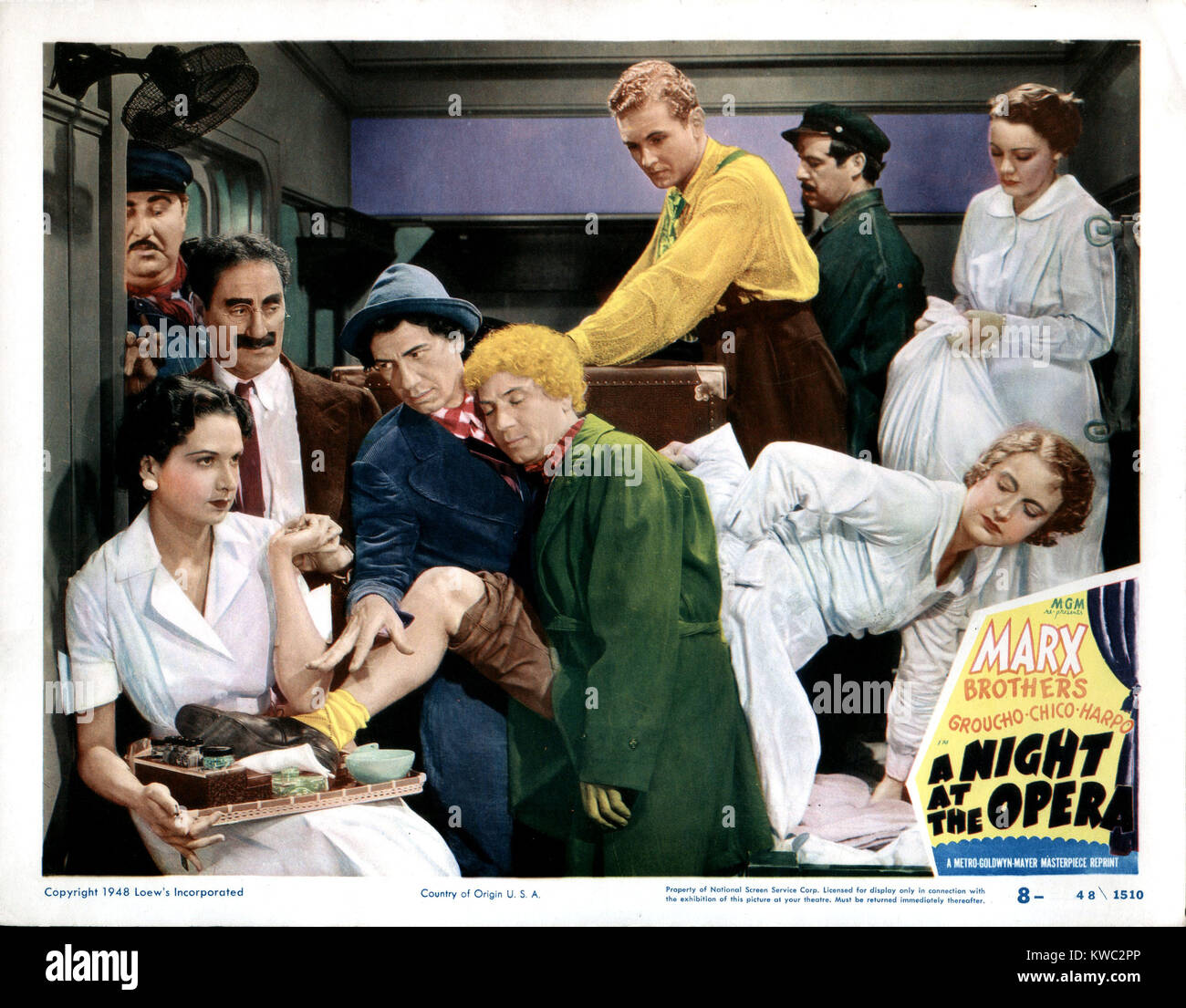 A NIGHT AT THE OPERA, Groucho Marx, Chico Marx, Harpo Marx, Allan Jones ...