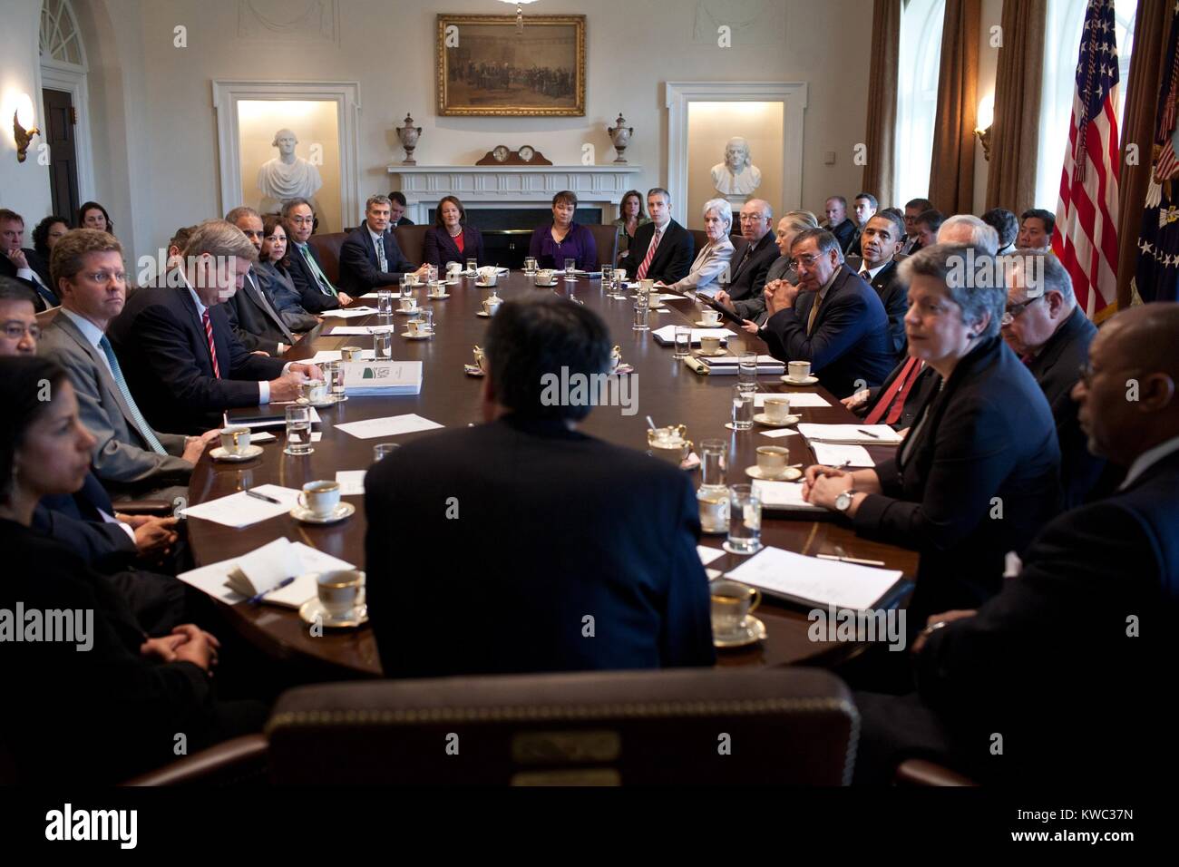 White house staff group hi-res stock photography and images - Alamy