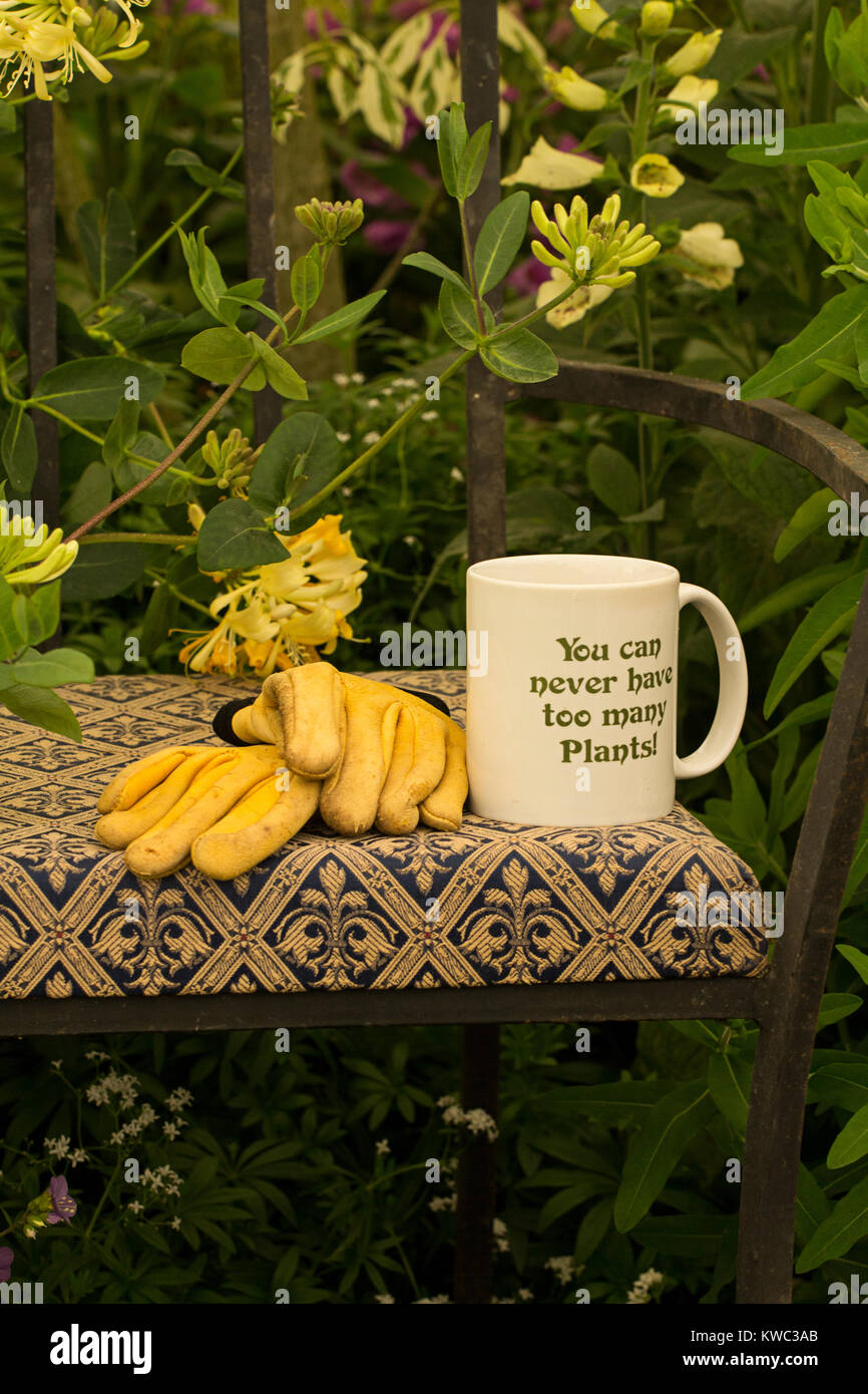 English tea garden chair hi-res stock photography and images - Alamy